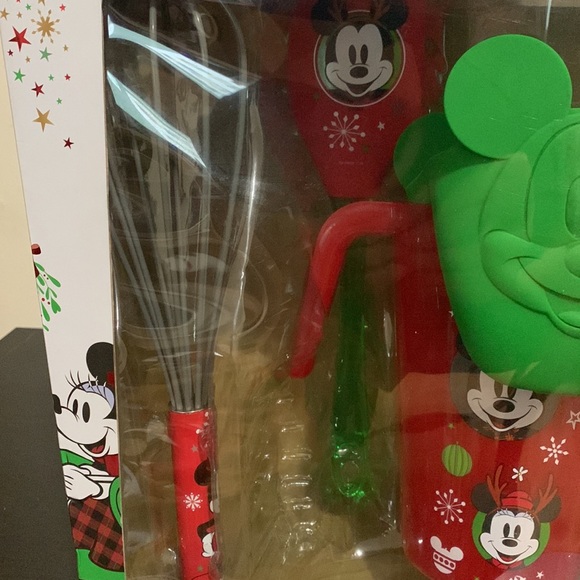 Disney | Kitchen | Disney Mickey Mouse And Friends Holiday Baking Set ...